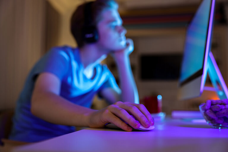 Internet-Addicted Brains | Warning Signs of Internet Addiction